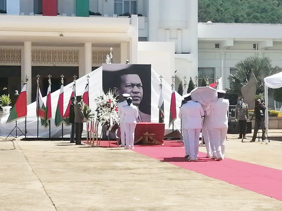Les funérailles de l'ancien président Didier Ratsiraka en photos ...